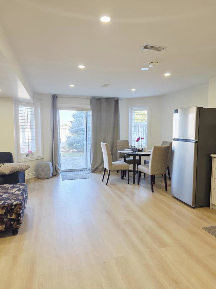 2 Bed, 1 Bath- Main Floor, 2 Parking- Licensed - Mississauga