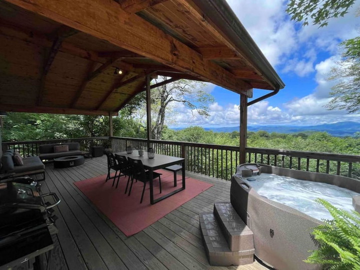Hot Tub, Panoramic Views, Deck, Firepit - Beech Mountain, NC