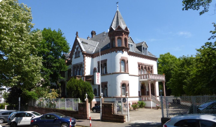 Hotel Am Berg - Francoforte sul Meno, Germania