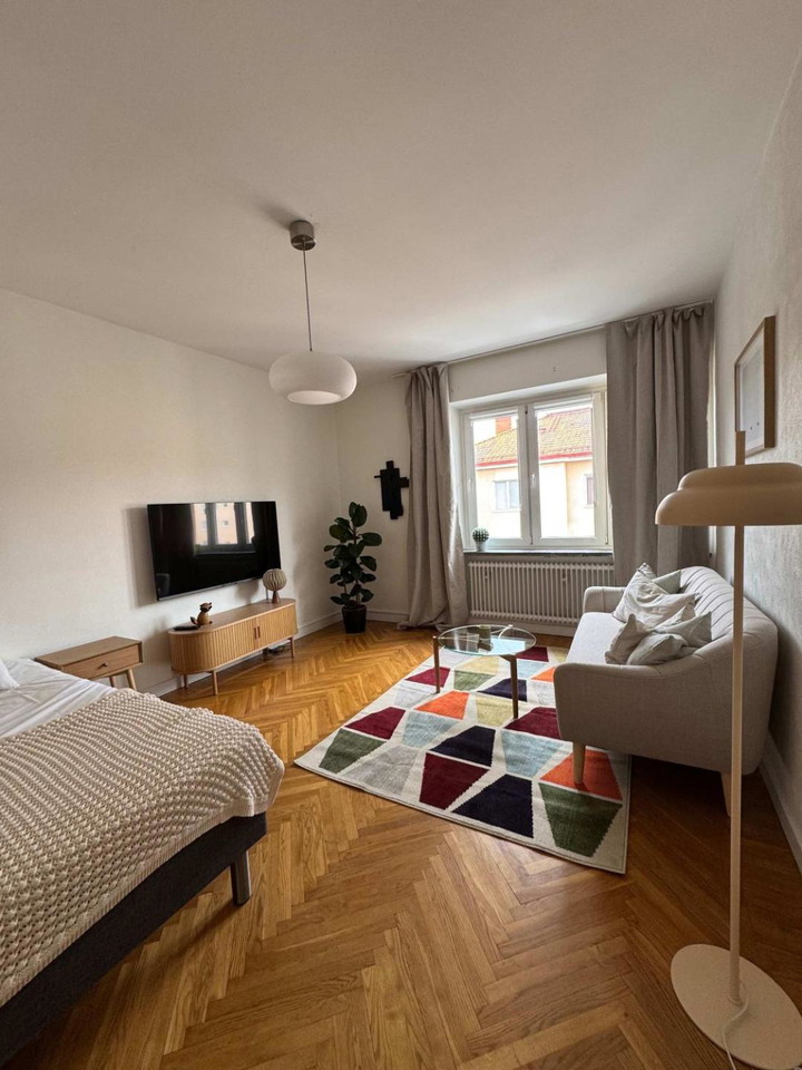 Easy Living In Suburban Studio - Solna