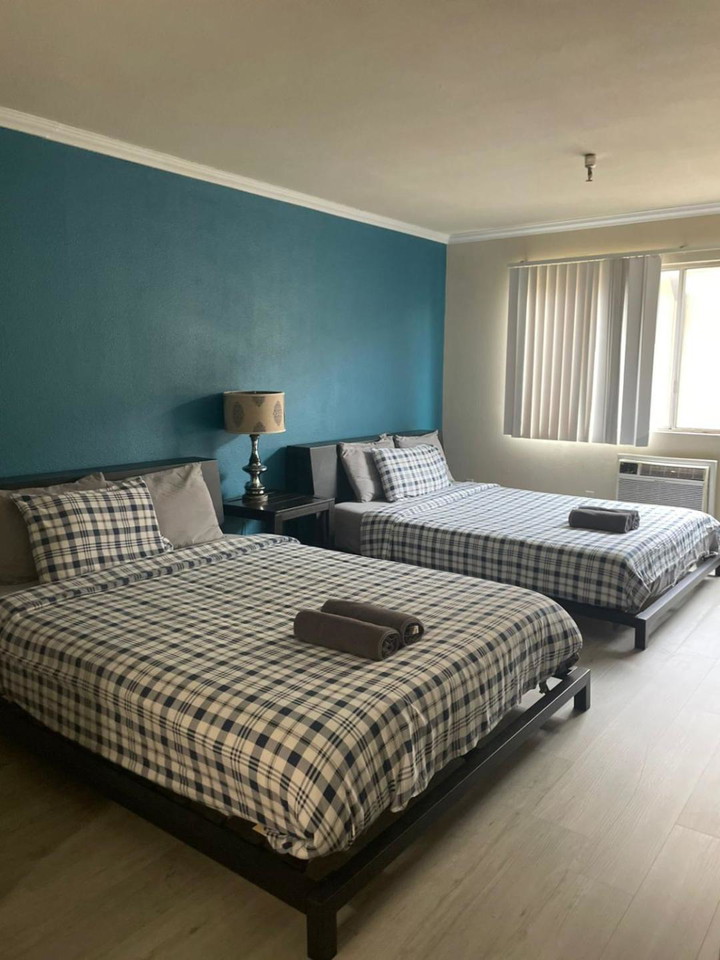 Affordable Double Queen Bed Apart In Beverly Hills - Los Angeles