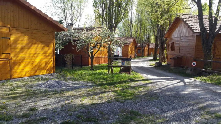 Zecamping 2 éToiles Animaux Acceptés Snack-bar Et Vue Lac - Département Hautes-Alpes