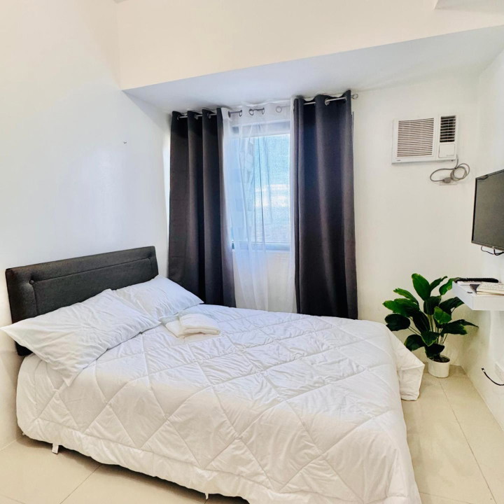 New Condo At Grand Riviera Suites Across Us Embassy - Manila