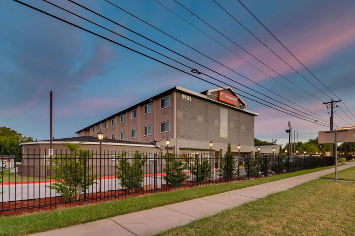 Orangewood Inn And Suites Midtown - Austin, TX