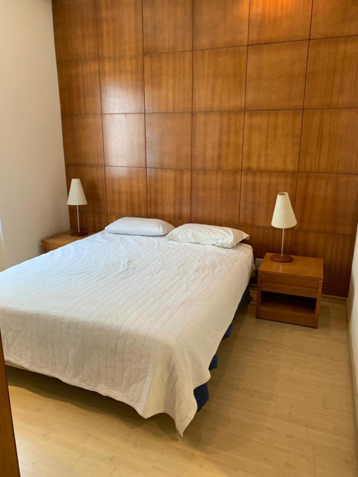 Residencial Com Serviços 45 Metros Decorado Com Sala, Suíte E Cozinha, Vista Parcial Do Mar, Na Quadra Da Praia De Copacabana - Ipanema