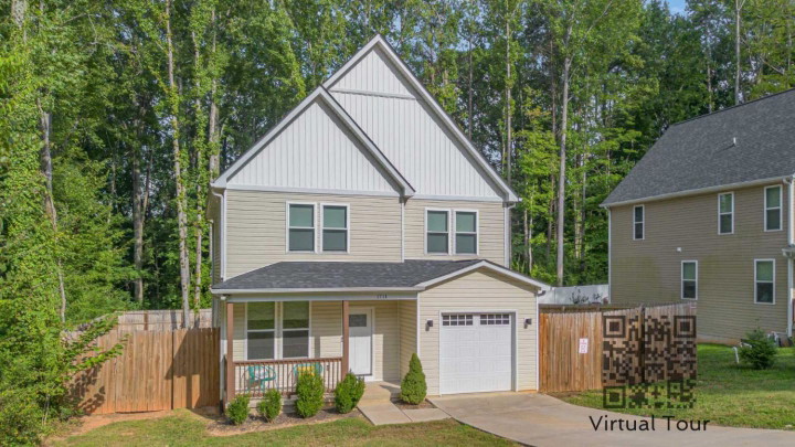New Listing! Sleeps 11 - Fenced In Backyard - Charlotte, NC