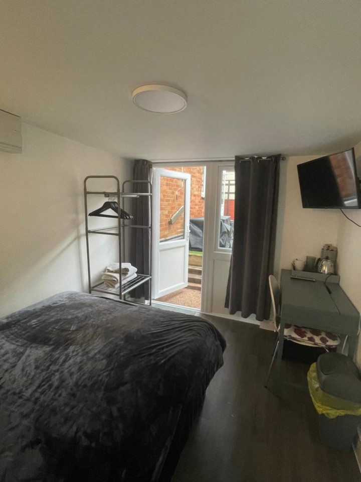 Private En-suite Garden Room - Exeter
