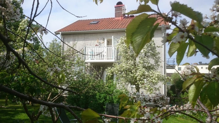 Ljust Boende, Egen Ingång Och Trädgård I Centrum - Varberg