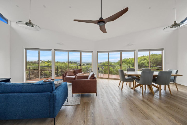 Beach Escape Penthouse 2 Bdr Apartment - Sandy Point, Australia