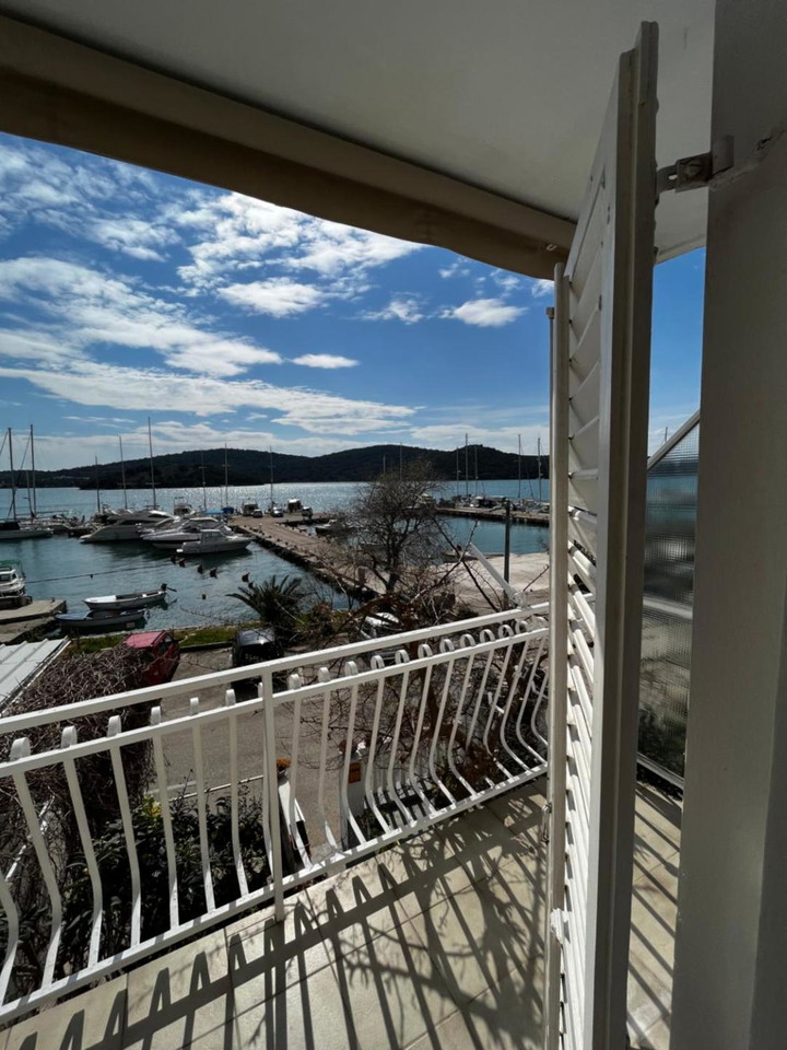 Apartments Uno - Tisno