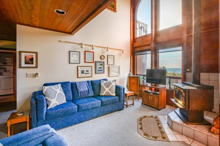 Ocean View Home With Fireplace Hot Tub Deck - Mendocino, CA
