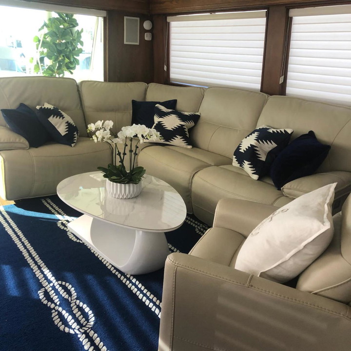 Luxury Afloat Yacht Paradise 3 Bedrooms 3bath 5 Beds With Full Marina View - Los Angeles