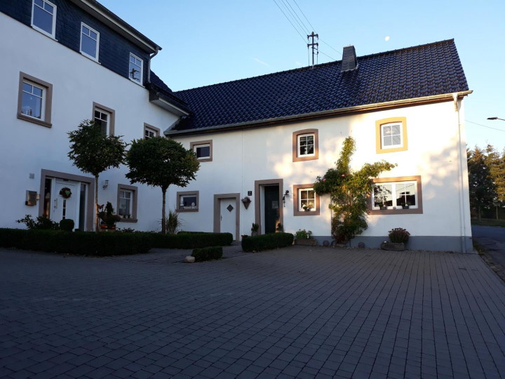 Eifelferienhaus An Der Kapelle - Kostenlose Sauna, Ofen - Nationalpark Eifel