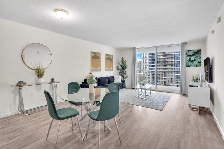 Brickell Key Gem: Stylish 1-bed W/ Free Parking - Miami