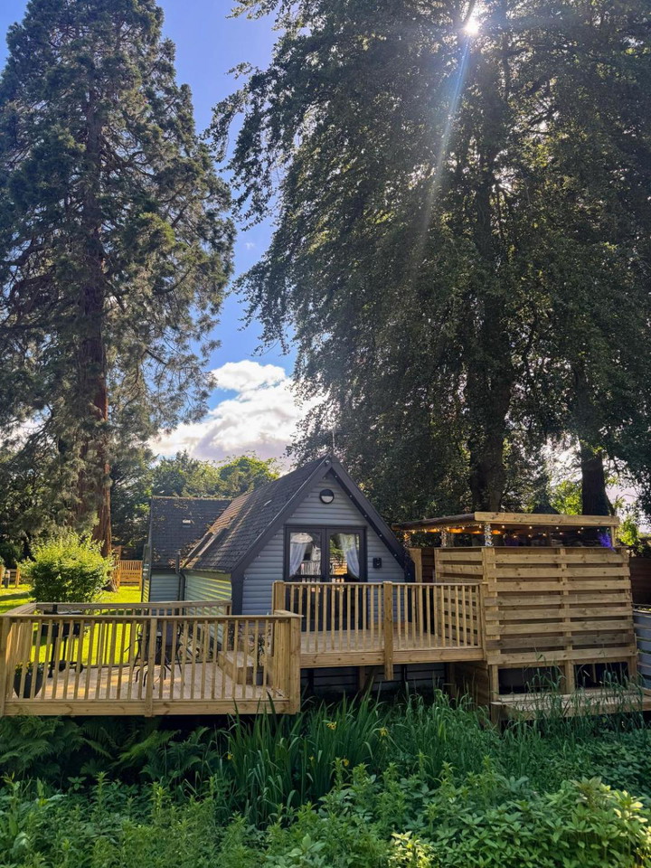 Macha 3 - Hot Tub-perth-pets-family-luxury-cabin - Perth