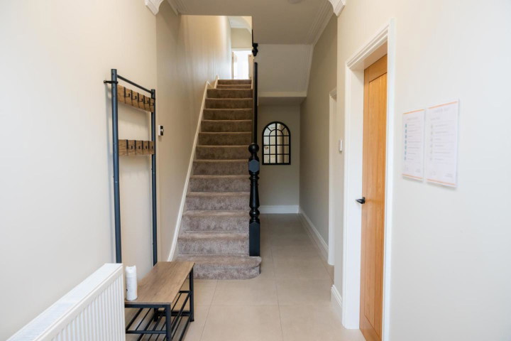 Casa Arkles - Next To Stadium - Free Parking - Cheshire