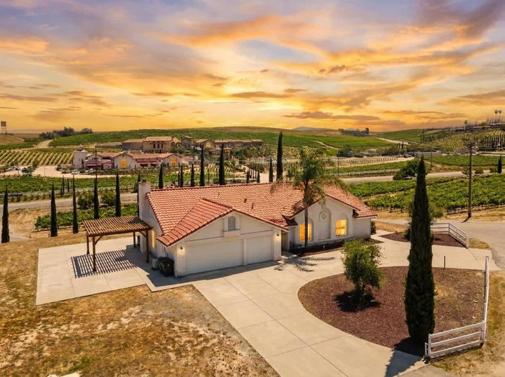Allura Encantado - Temecula Wine Retreat - Temecula