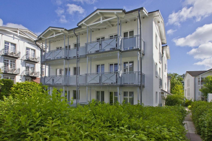 Zentrale Fewo Mit Balkon, Gratis Nutzung Vom Ahoi Erlebnisbad Und Sauna In Sellin - Villa Buskam Fewo 22 - Göhren