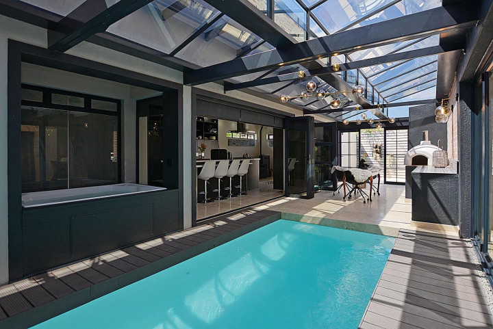 Crown Comfort - Affordable Luxury - Private Pool & Hot Tub Under Roof - Cape Town