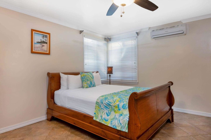 Days Inn By Wyndham Maui Oceanfront - Wailea, HI