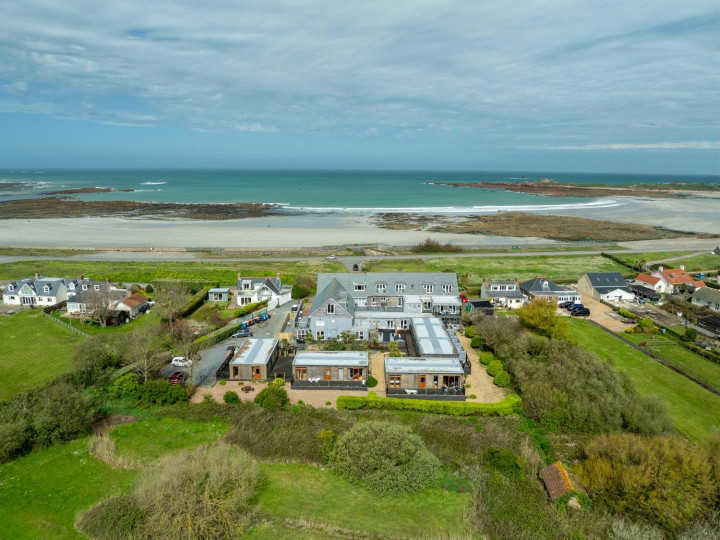 Waves Guest Suites - Guernsey