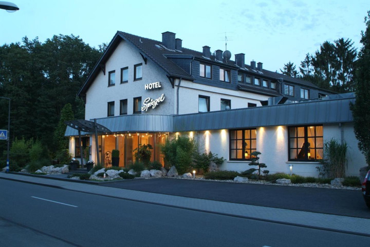 Hotel Spiegel - Bornheim