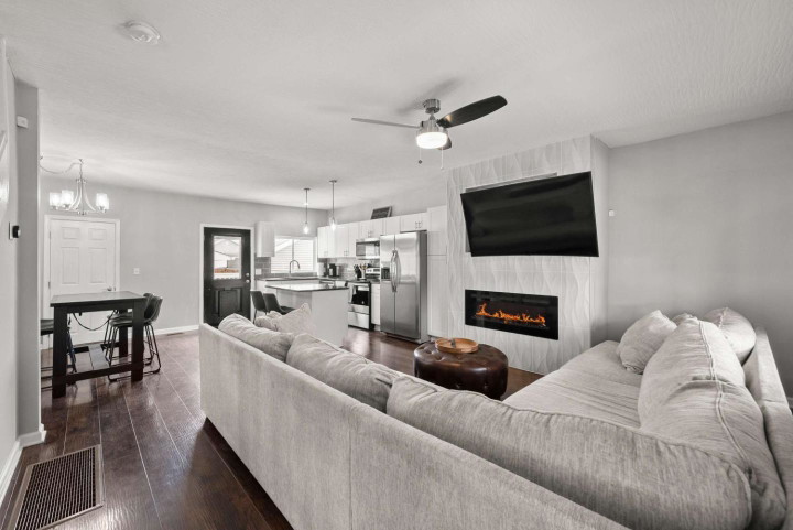 Near Nationwide & Downtown, Sleeps 8 - Columbus, OH