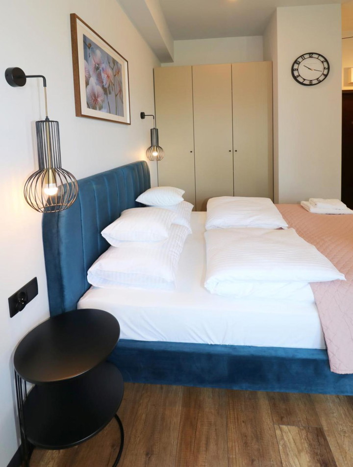 Falcon Apartment 5 Metro Sgh - Warschau