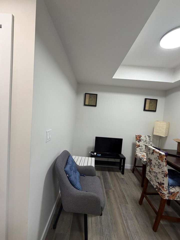 Private Basement Suite Near Nait & Downtown - Edmonton, Canada
