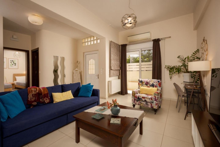 Blue Iris: Stylish Apartment Just 10 Minutes Walk From Old Town Chania - Grecia