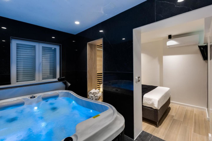 Downtown Marcius Luxury Apartment With Jacuzzi & Sauna - Bibinje