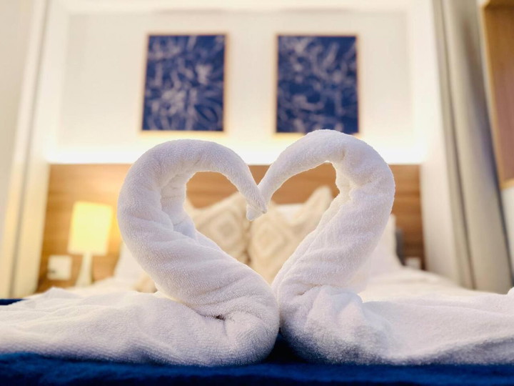 Prince Rupert Suites: Modern 1br Kitchen & Laundry - Lakeshore