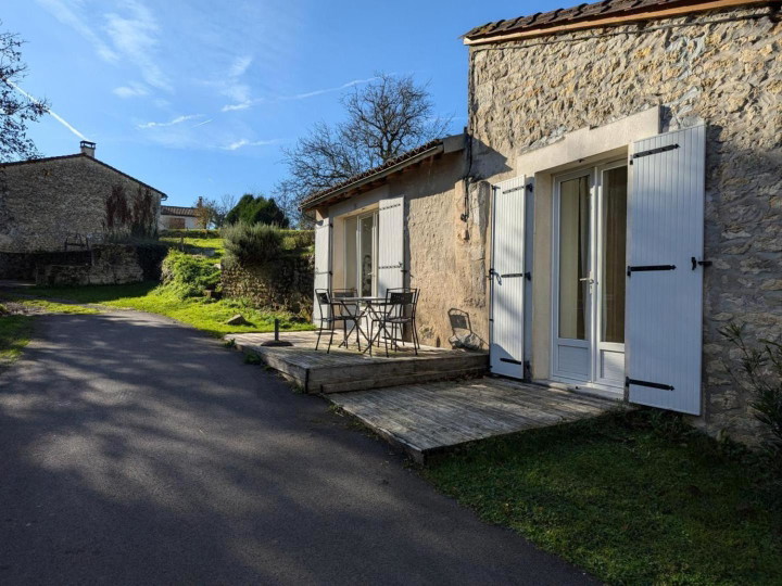 Charmant Gîte à Torsac Avec Terrasse, Animaux Acceptés - Fr-1-653-82 - Angoulême