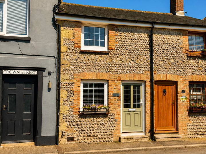 Crown Cottage - Charming Old Town Hideaway - Seaford