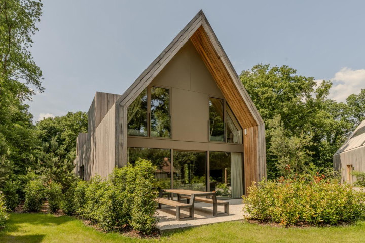 Luxury Group Lodge For 10 – Woodz Lodges Heusden-zolder - Ham