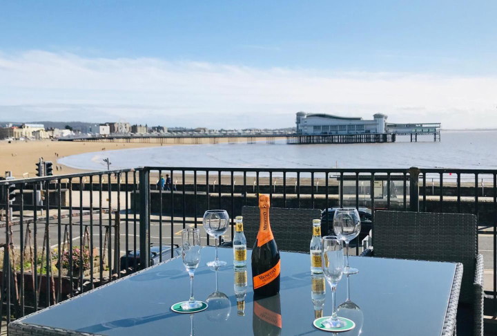Pavilion Holiday Apartments - Cardiff