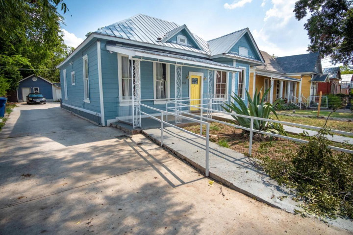 Remodeled Historic 2br 1ba House Near Downtown - Alamo Heights, TX
