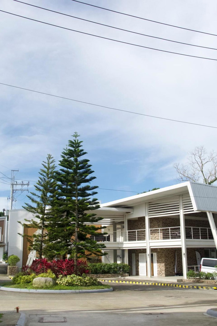 Verdant Villas - Amadeo