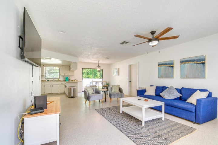2 Mi To State Parks! Crystal River Home W/ Yard - Crystal River, FL