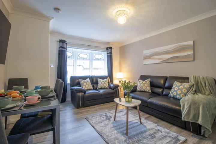 Culzean House - 2 Bedrooms In Coatbridge - Motherwell