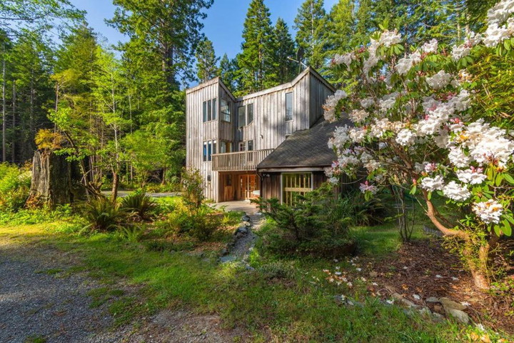 Dream House In The Redwoods With Hot Tub And Sauna - Humboldt County, CA