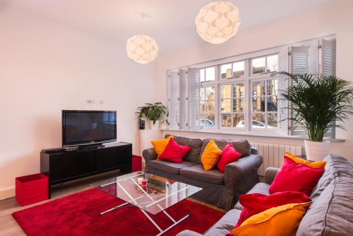 London House - Barnes