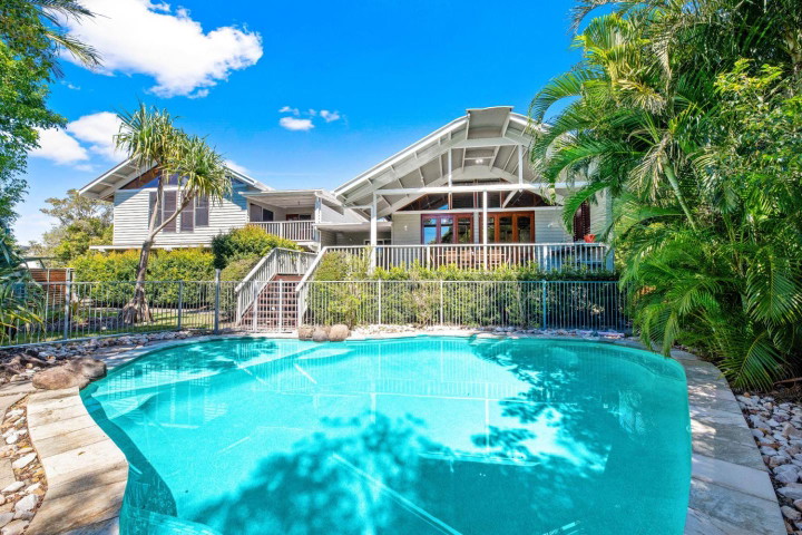 Serenity - Mudjimba - Pet Friendly Holiday Home - Buderim