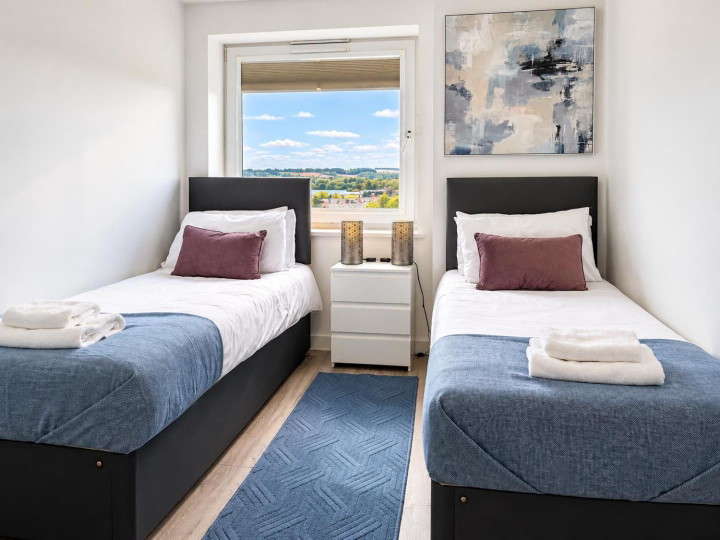 Modern Comfort 2-bed, 2-bath Wlift Access - Basingstoke
