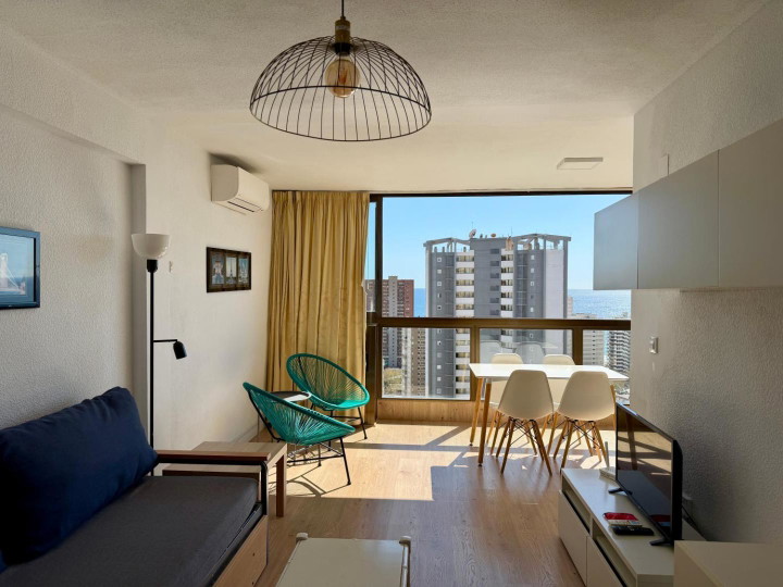 Sea View Apartment, 20th Floor, Pool At Levante Beach - Benidorm