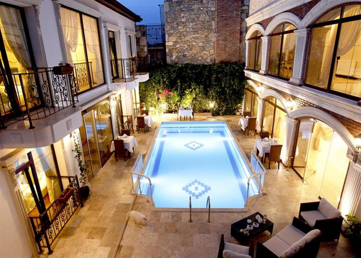 Saint John Hotel - Torbalı