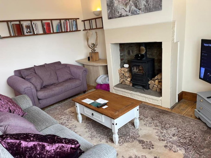 Steeple View - A Two Bedroom 18th Century Cottage. - Bradford