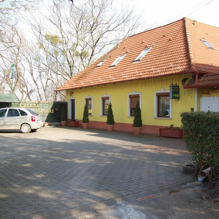 Czérna Vendégház - Tata