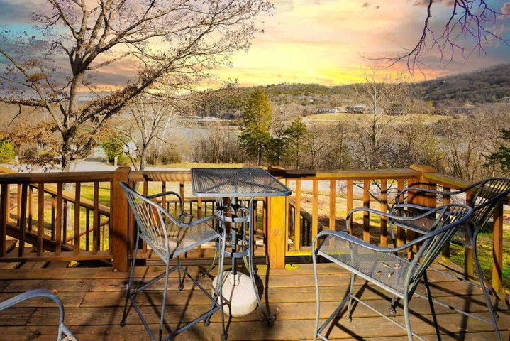 Lakeview Latitude - Beaver Lake, AR