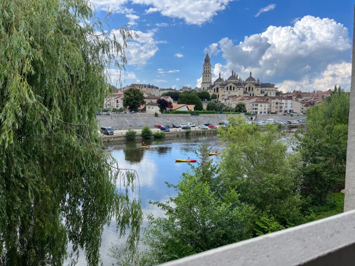Balcon Sur La Rivière - France